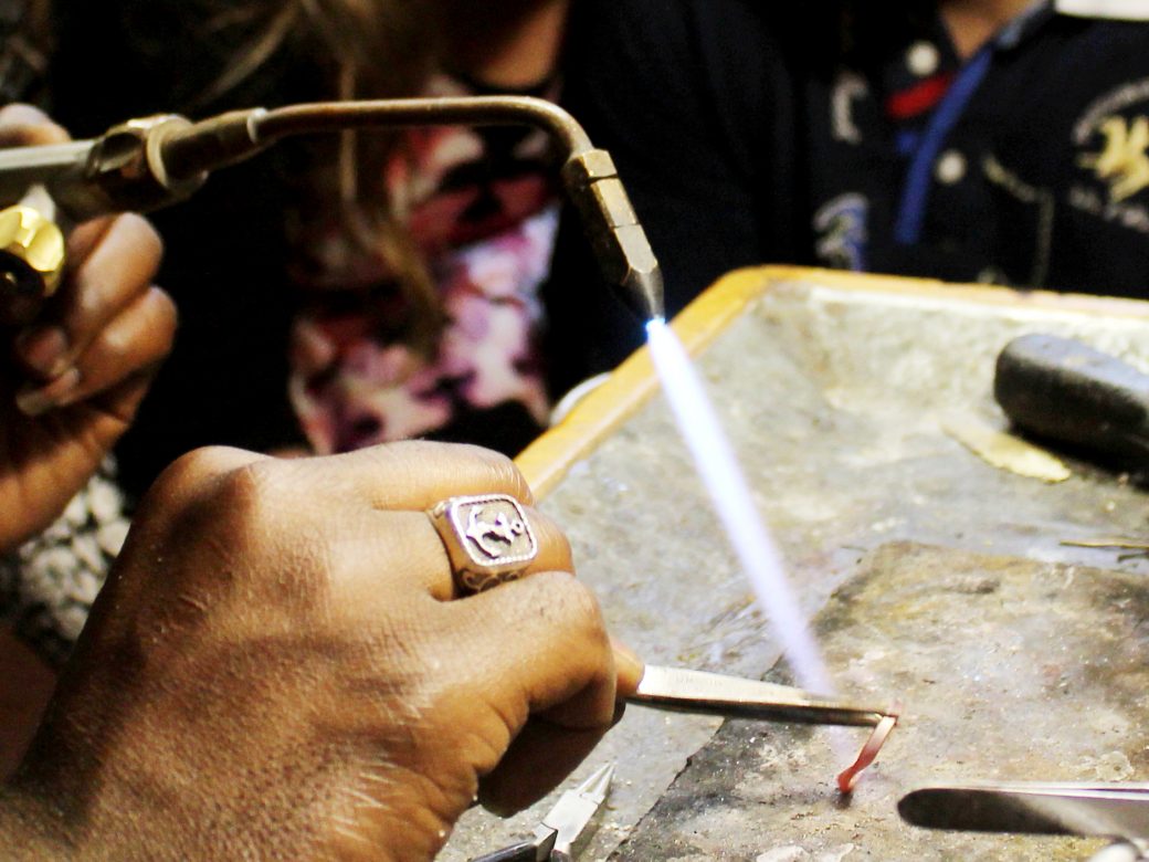 Operaio infedele di una ditta orafa: in 20 anni rubato un milione di euro