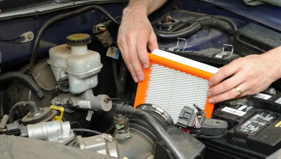 Filtro dell’aria: a cosa serve e quando va cambiato