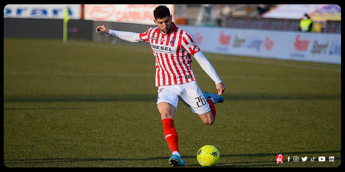 Luca Crecco: frattura longitudinale rotula in LR Vicenza-Lecce - Vipiù