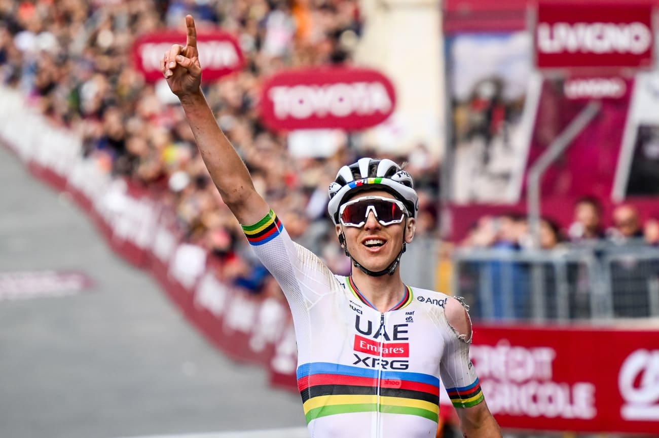 Pogacar senza rivali, vince in solitaria la Strade Bianche 2025 e cala il tris - Vipiù