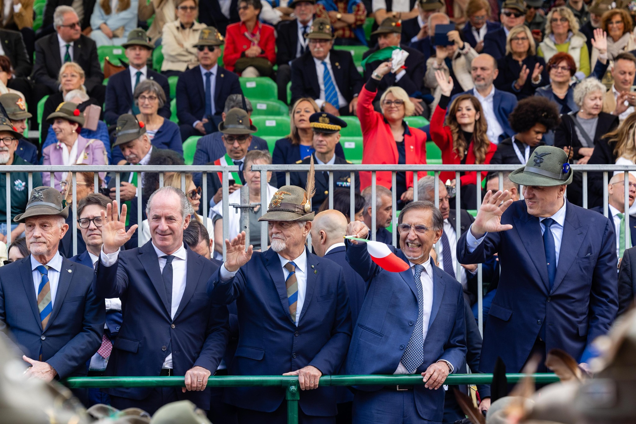 Adunata Alpini: "Faccetta Nera" fa discutere, la replica e le reazioni